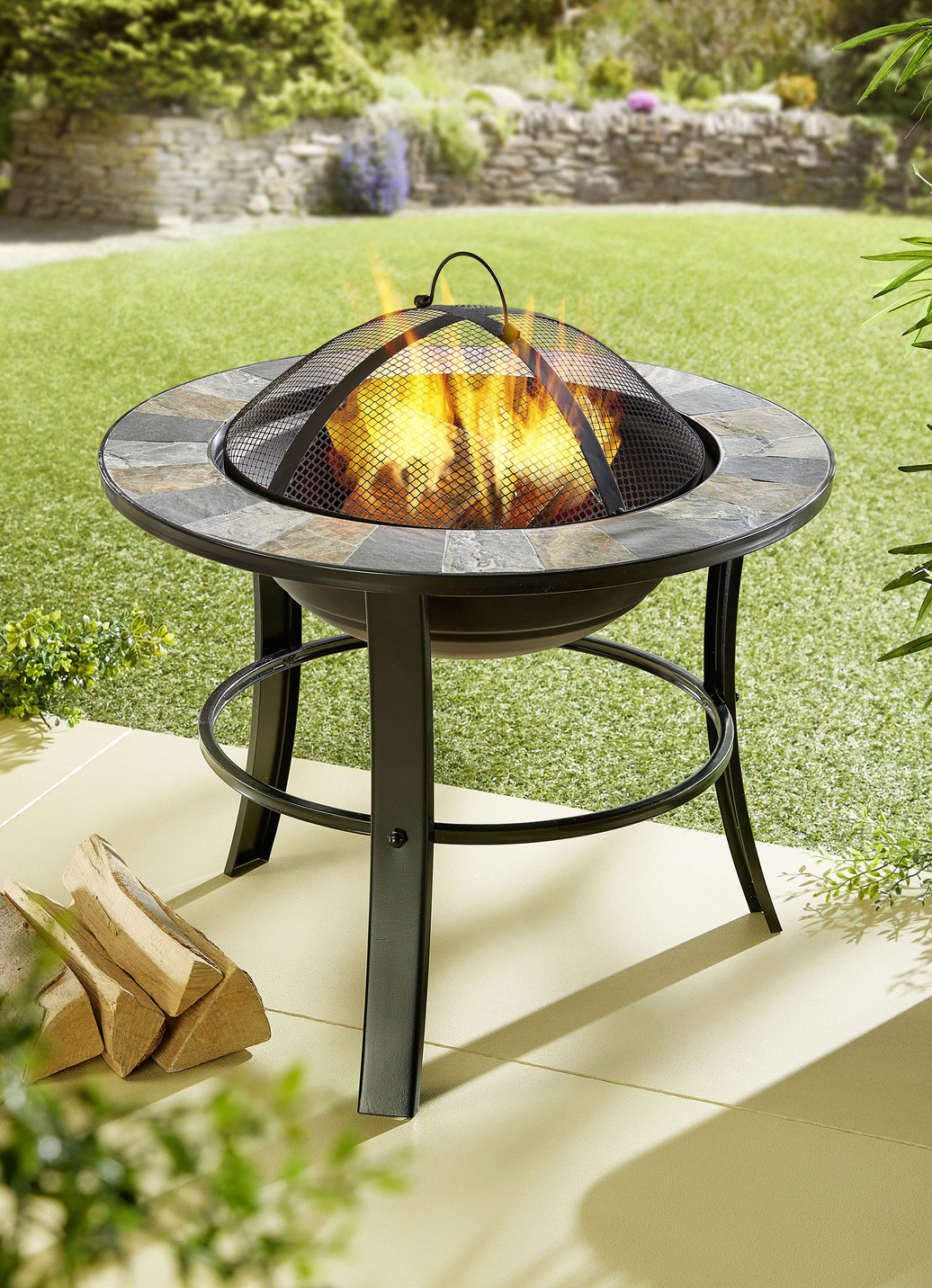 Feuerstelle Stonegate mit stilvollem Schiefer-Mosaik-Finish - SCHWARZ